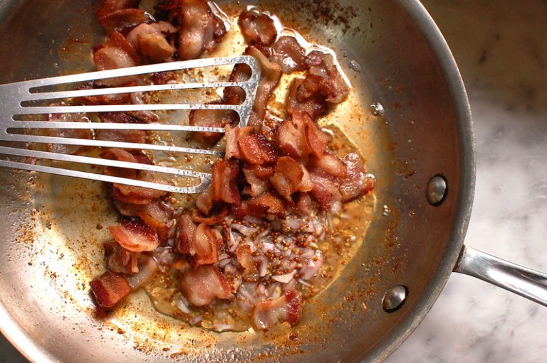 Salade Lyonnaise Recipe (French Frisée with Bacon Dressing)