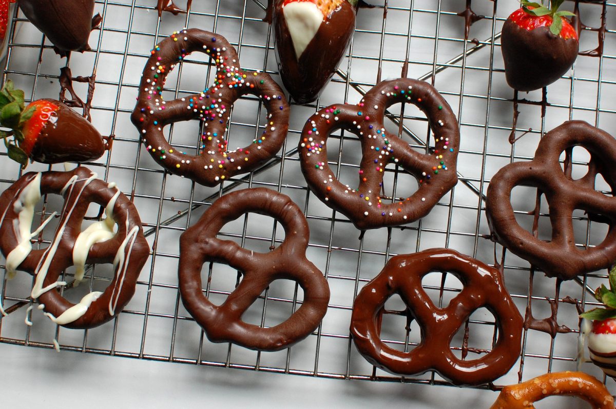 How to Make Chocolate-Covered Pretzels